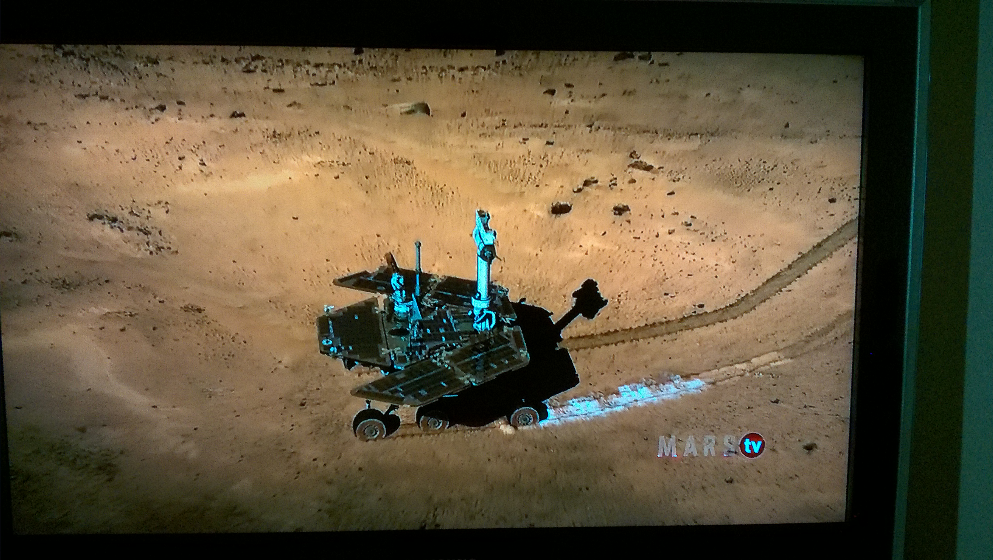 Status: Están pasando algo como Mars TV en el 601 de Cabl ...